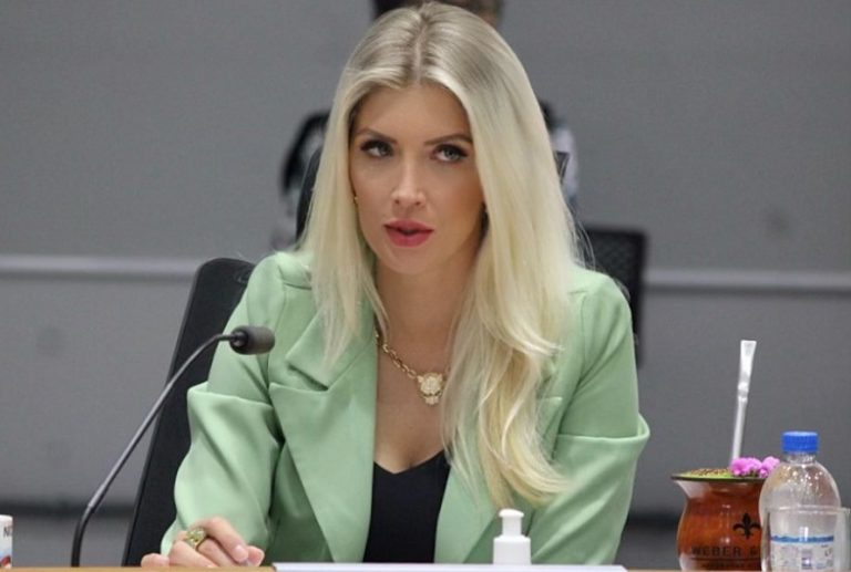 Nicole Weber volta a pedir estudo sobre a qualidade da água