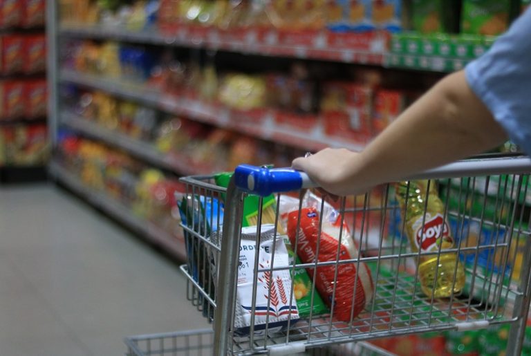 Troféu premia os destaques de 2025 no setor de supermercados no Rio ...